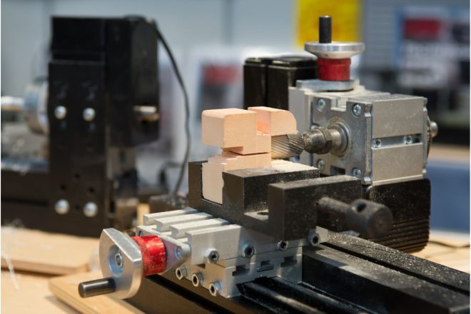 How To Use A Wood Lathe | BuildEazy