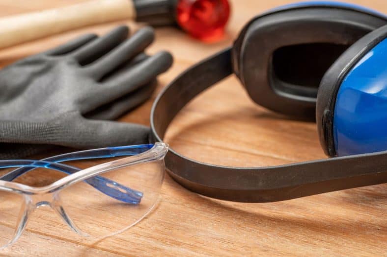 👷 The Definitive Guide to Woodworking Safety | BuildEazy