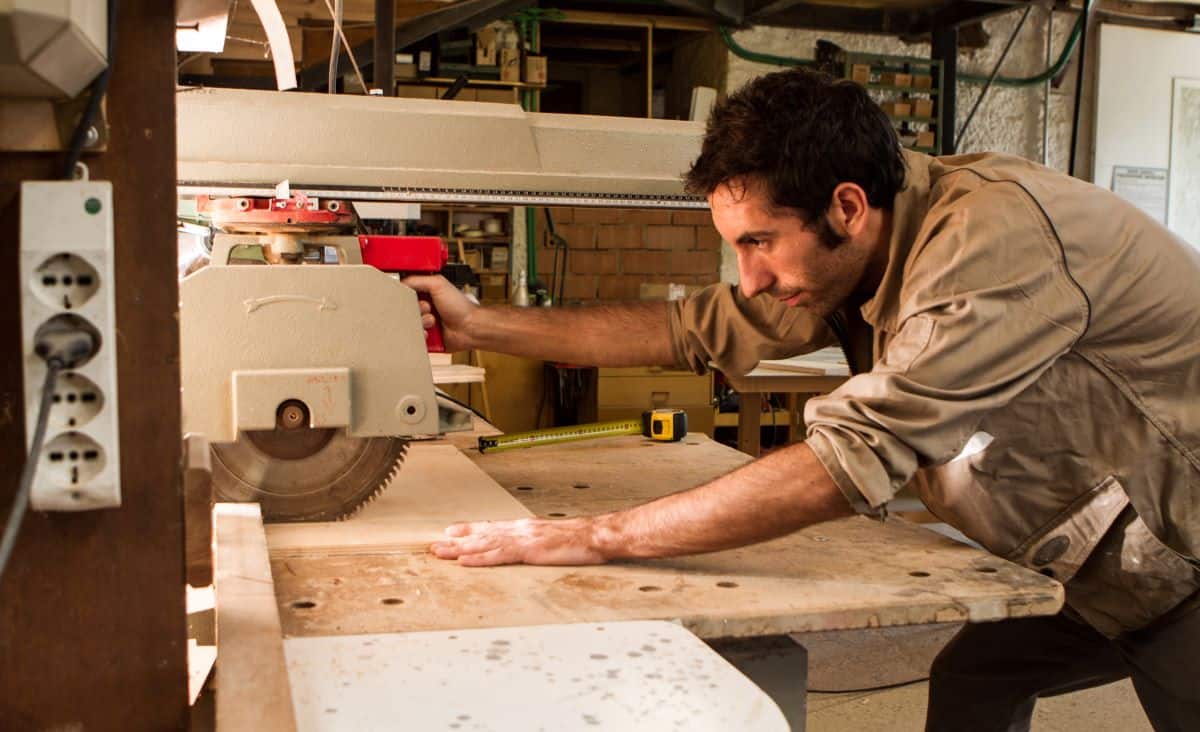 🧰 Your Garage Can Become Your Workshop | BuildEazy