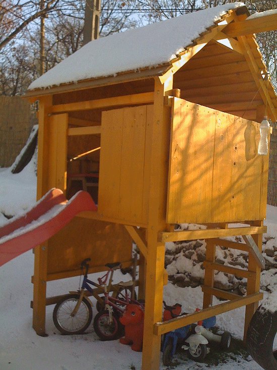 How to build a Kid's Play Fort | BuildEazy