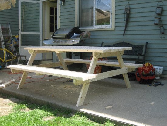 🔨 How to build a large traditional picnic table | BuildEazy