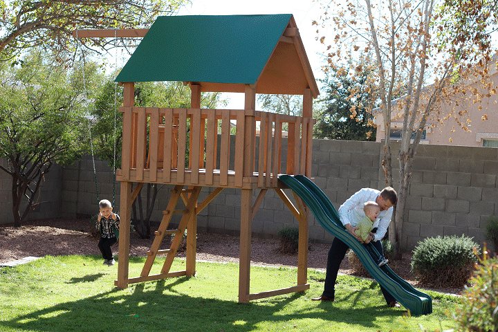 How to build a Kid's Play Fort | BuildEazy