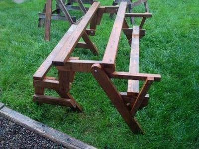 One-piece folding picnic table out of 2x4 lumber | BuildEazy